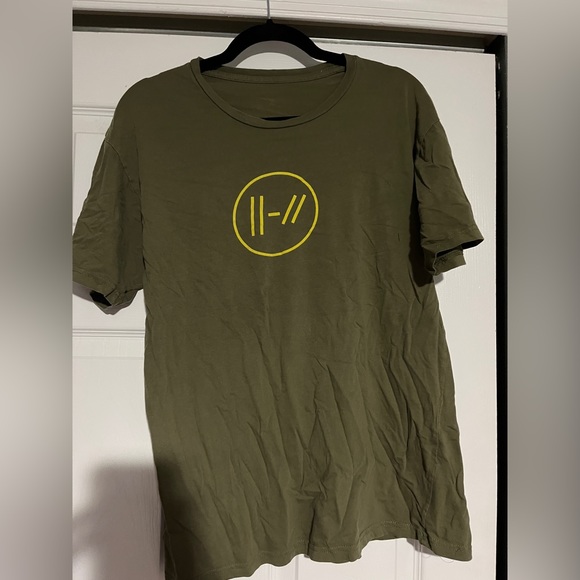 Hot Topic | Shirts | Tp T Shirt | Poshmark